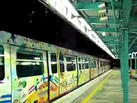 EMU SP1900 KCR "Art Unlimited" Art Train back to FoTan Depot - YouTube