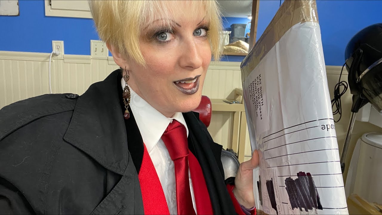 Kat’s YouTube Live - opening up a gift from Tiddles and reading a story ...