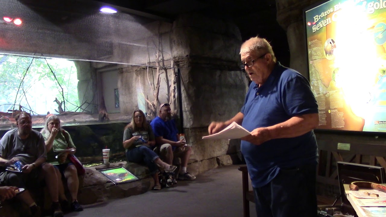 Tim Jones Lackland Zoo spider monkey - YouTube