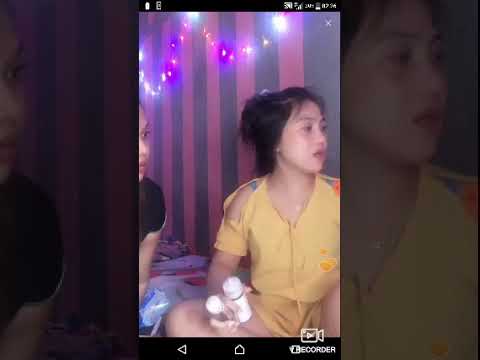 Bigo cewek cantik ngangkang kelihatan cd putihnya