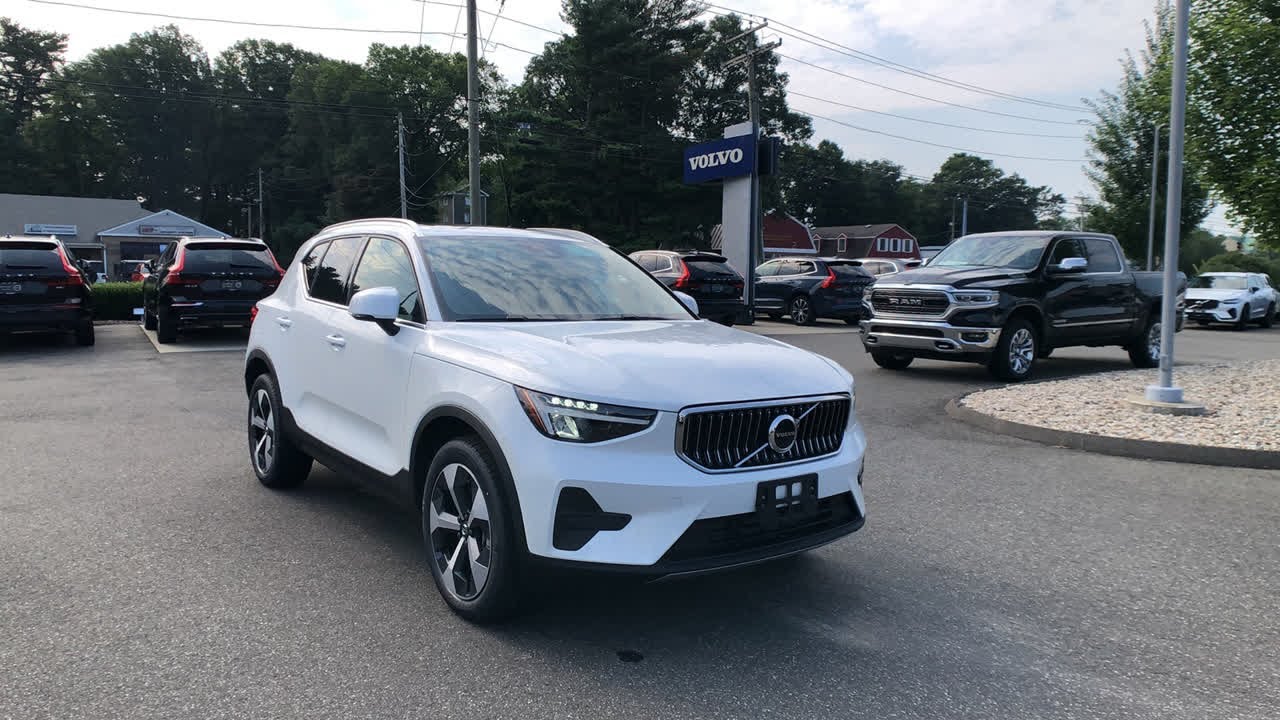 2025 Volvo XC40 Core Bright Theme CT Milford, New Haven, Guilford ...