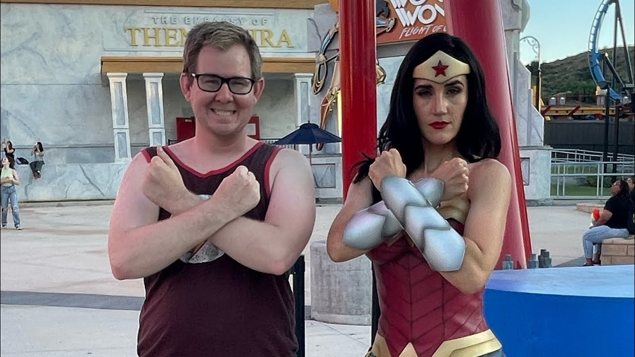 Meeting Wonder Woman at DC Heroes and Villains Event at Six flags Magic ...