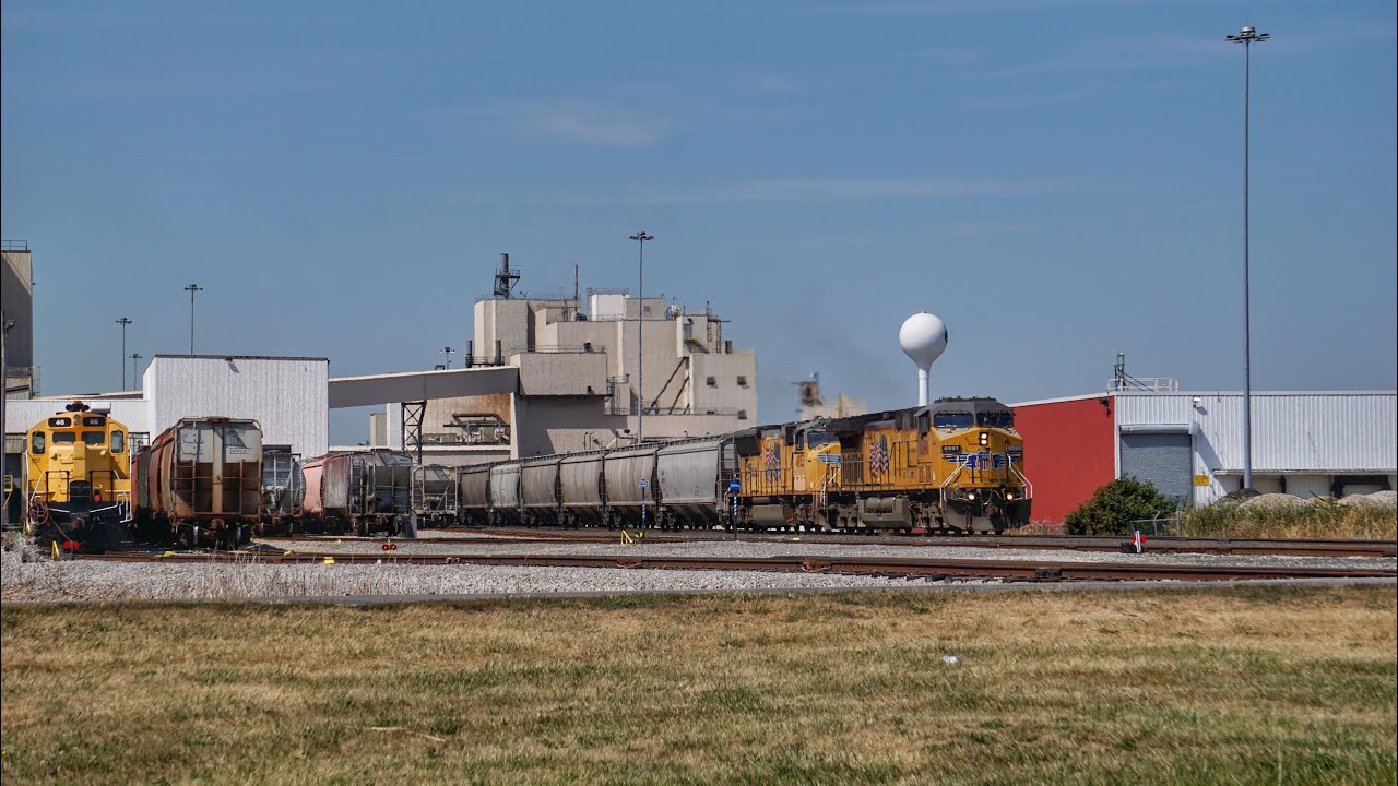 Scottslawn Trains Ft UP, Railserve, 1972, 4568 and more!!! - YouTube