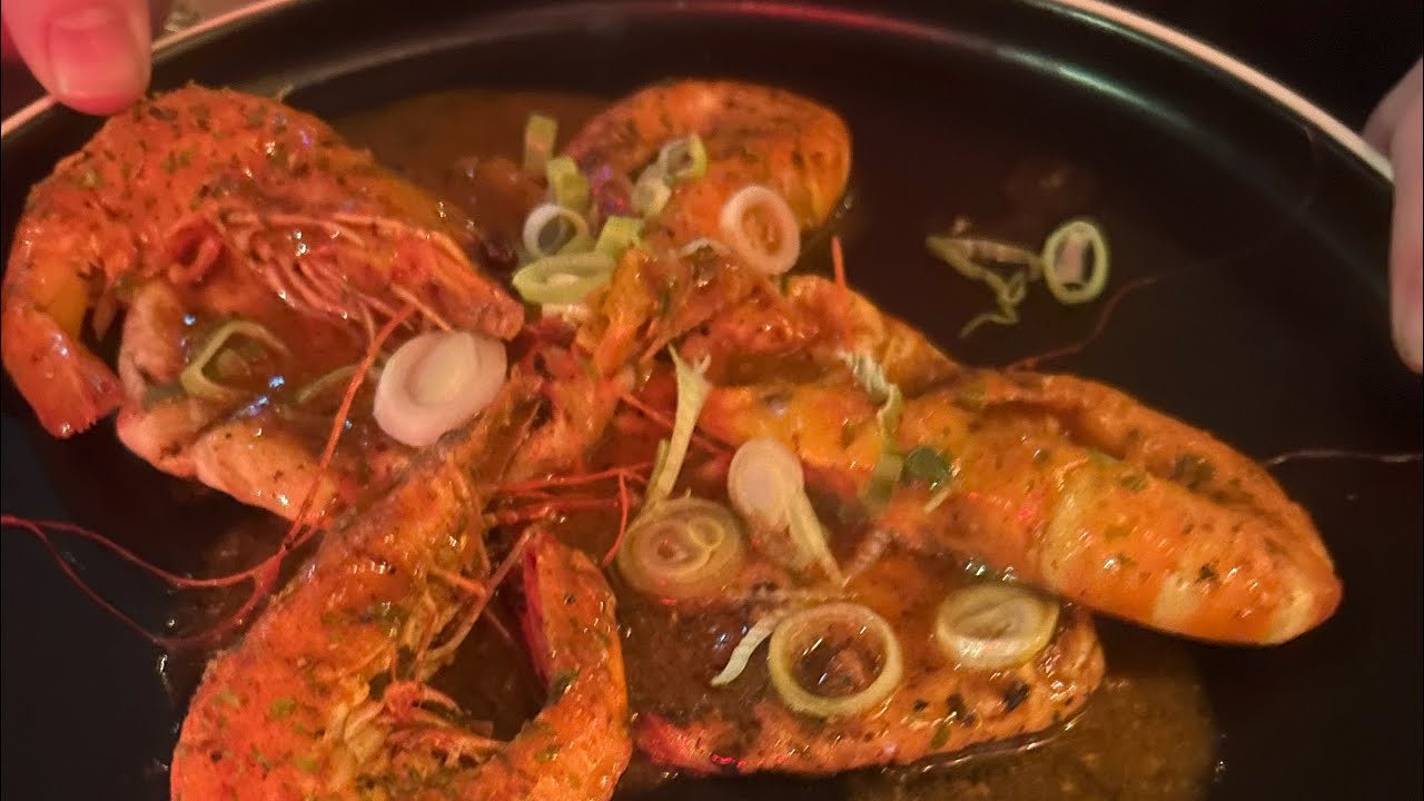 Spicy king prawns - YouTube