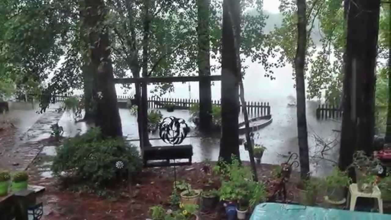 Lake Briarcliffe Elgin SC Flooding Oct 2015 - YouTube