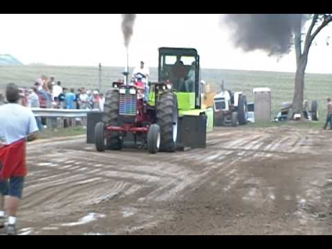 IH 1256 tractor pulling - YouTube