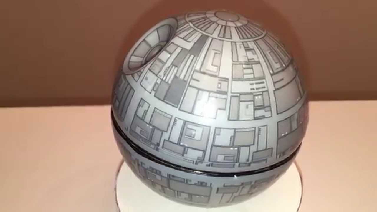 STAR WARS DEATH STAR BOUNCY BALL - DISNEY STORE UK - YouTube