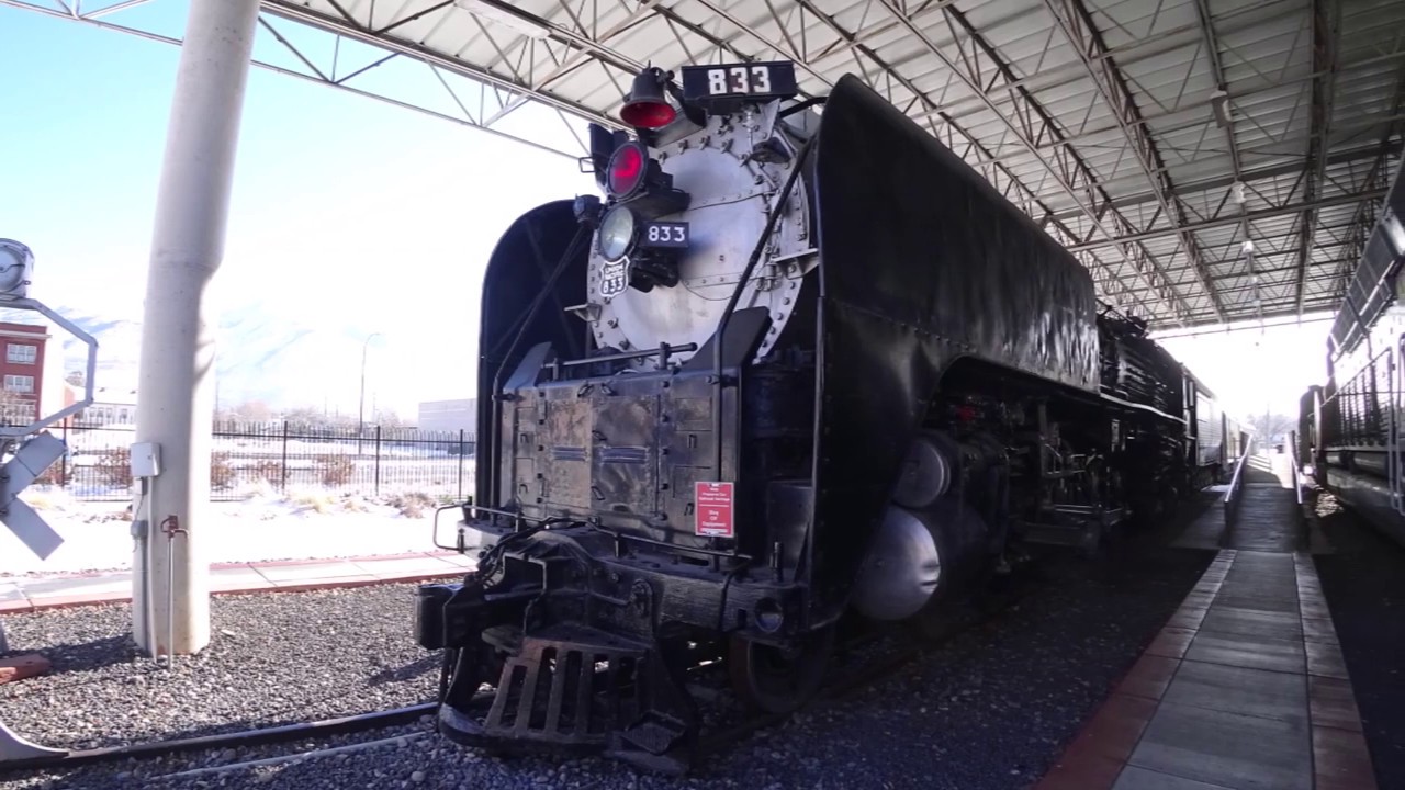 Union Pacific Steam Locomotive 833 - YouTube