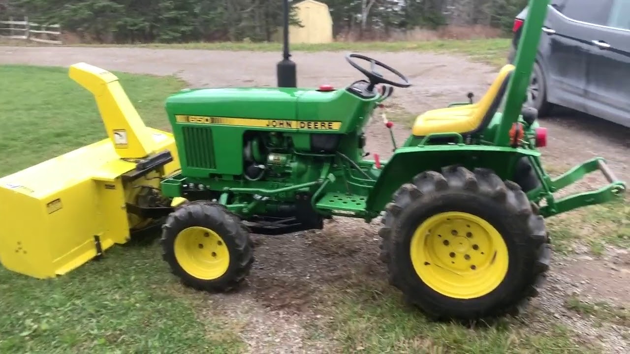 John Deere 650 Garden Tractor John Deere 650 Lb. 10 Cu. Ft. Tow Behind