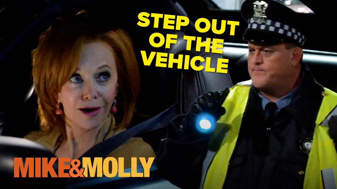 Mike Arrests Joyce | Mike & Molly - YouTube