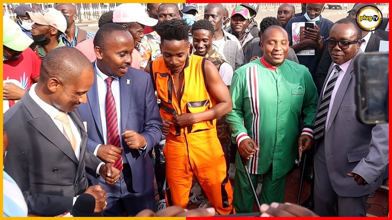 ERIC OMONDI AND BABU OWINO DANCE OUTSIDE PARLIAMENT AFTER WINNING|PLUG ...