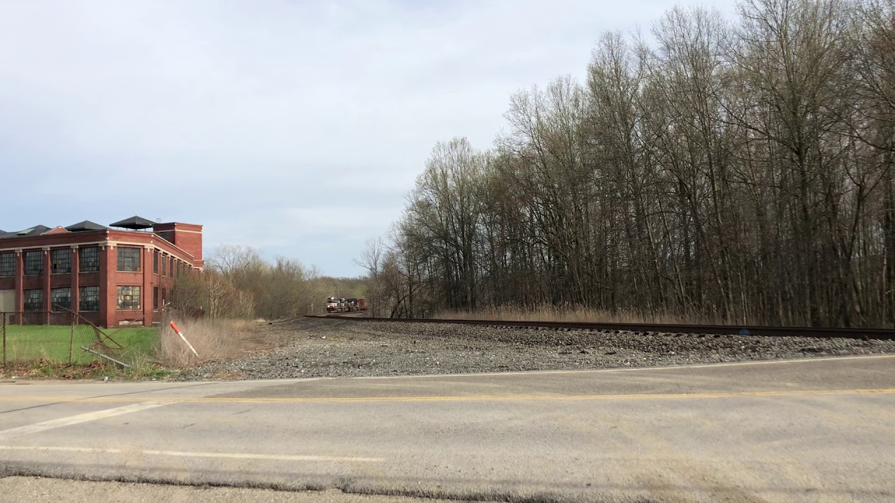 NS 9436, 9903 & 9303 Lead Westbound Manifest at Lake Street - YouTube