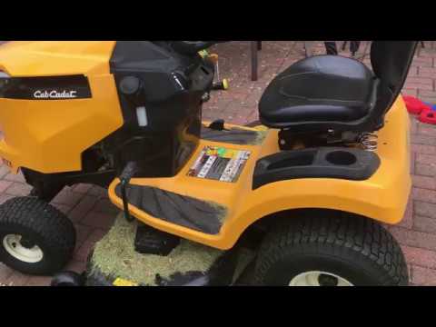 How to Use the Cub Cadet XT1 Lawn Mower - YouTube