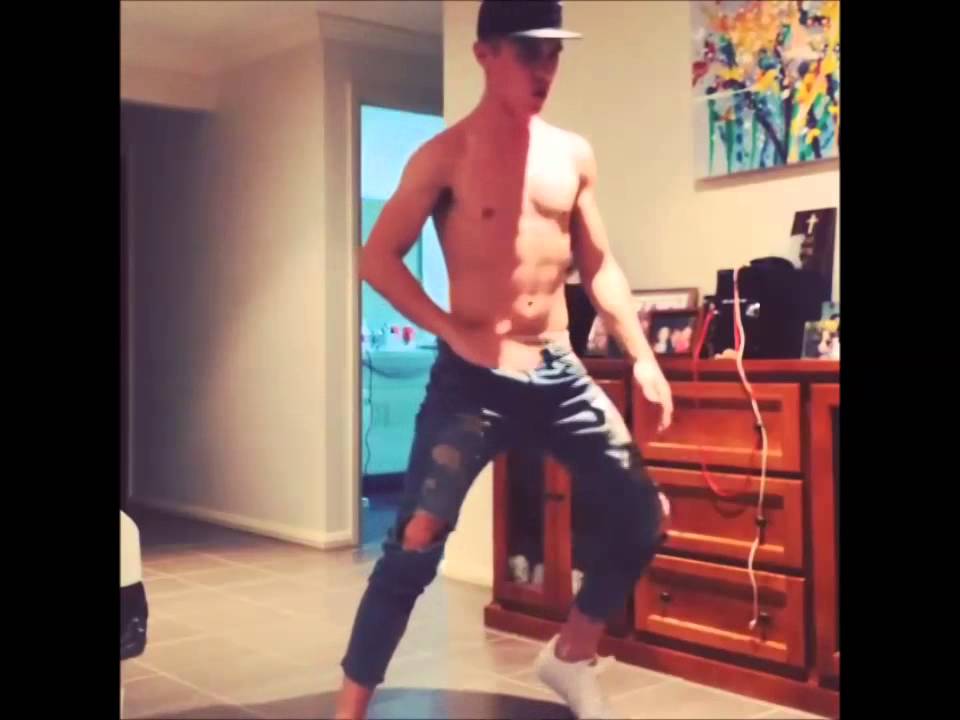 DANCE TO WIGGLE WIGGLE♥ !Liam Ferrari! - YouTube