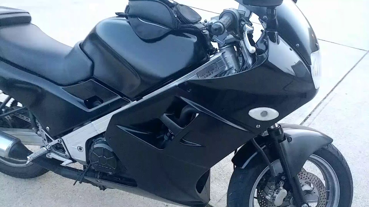 1987 Honda vfr700 - YouTube
