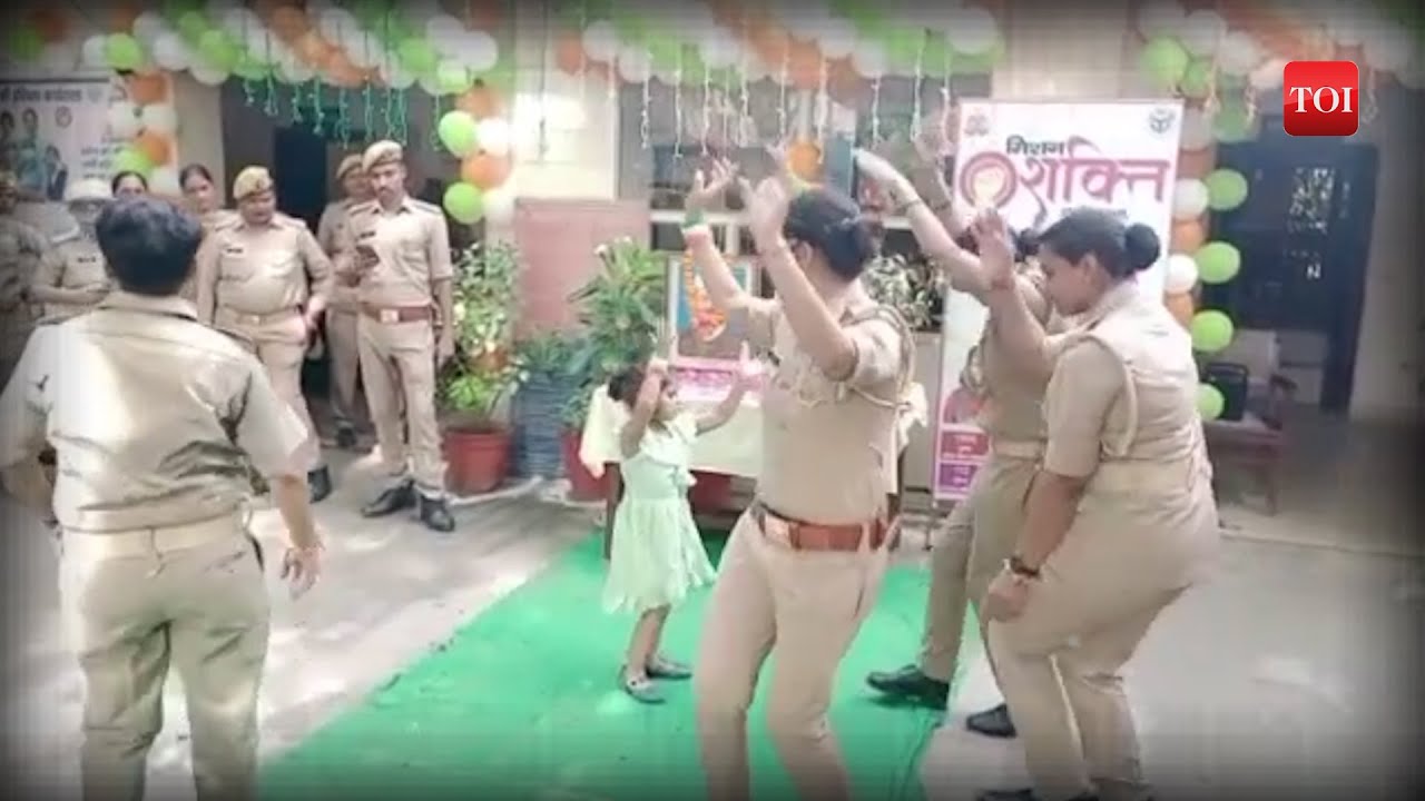 Female Cop dancing at Police station, Video goes viral - YouTube