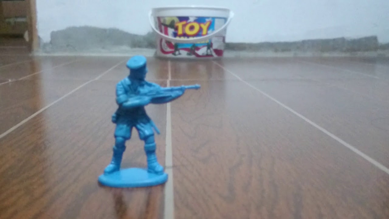 Blue Army Men shooting a green men - YouTube