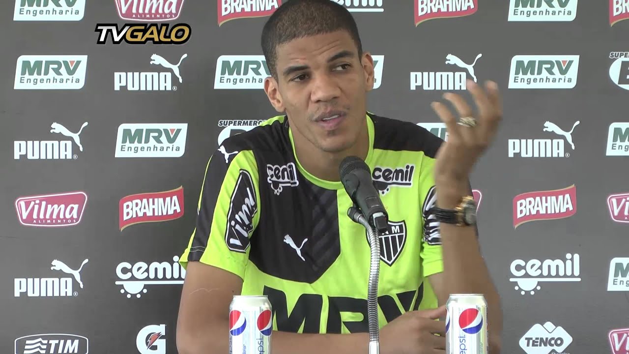 02/11/2015 Entrevista Coletiva: Leonardo Silva - YouTube
