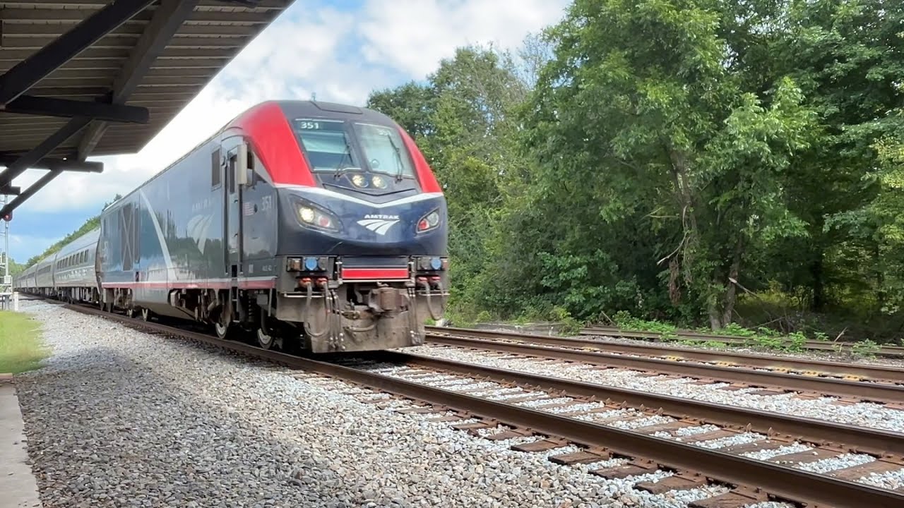 Amtrak 351 stops at Selma Station, NC - YouTube