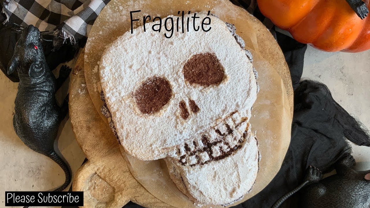Scary Halloween Cake/ Fragilité cake - YouTube