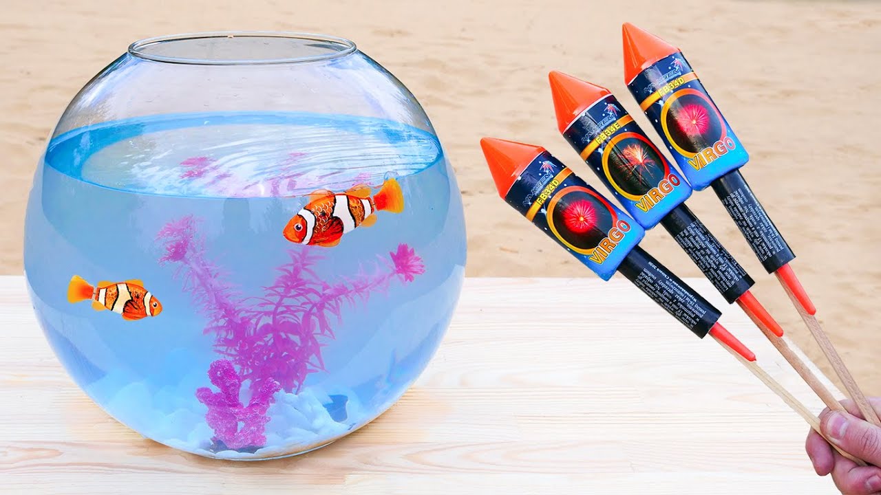 Experiment: XXL Rockets Underwater ! - YouTube