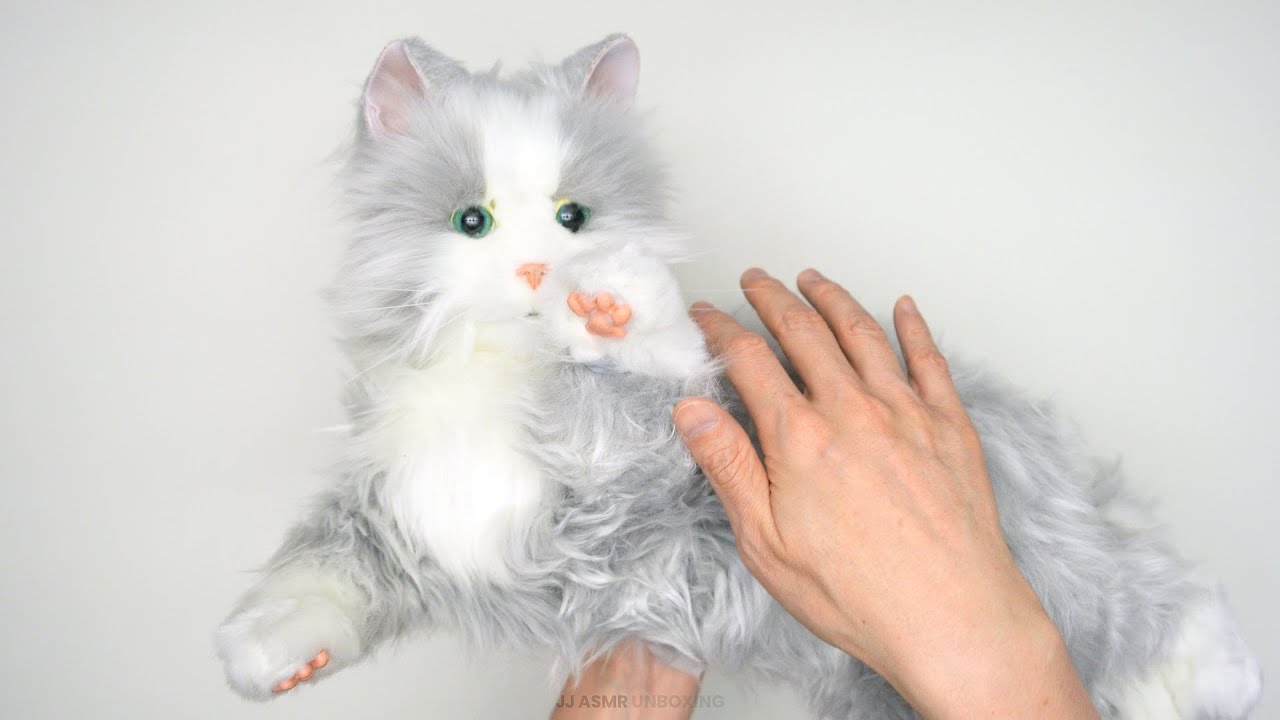 JOY FOR ALL Realistic & Lifelike Interactive Companion Cat Demo - YouTube