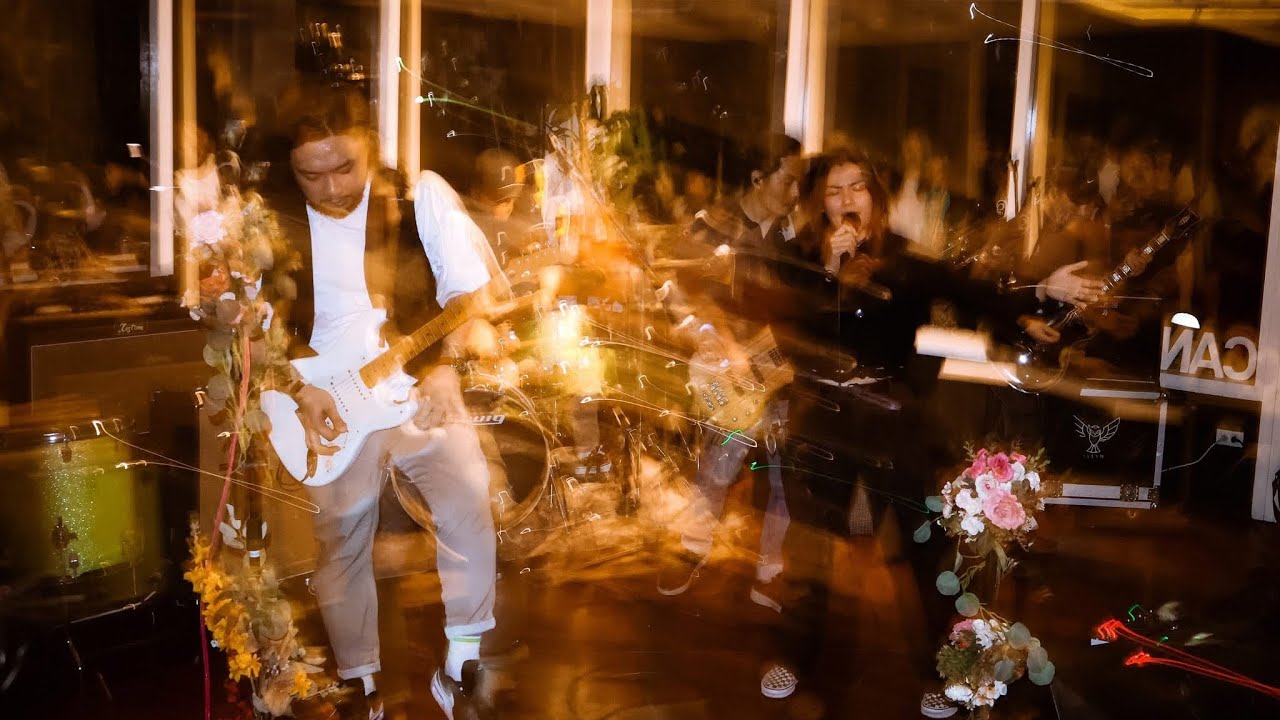 Eleyn - wkl (sa katotohanan) live - YouTube