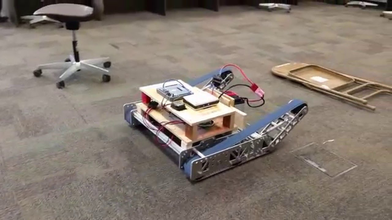 First Test of the 2016 Tank Drive Robot - YouTube