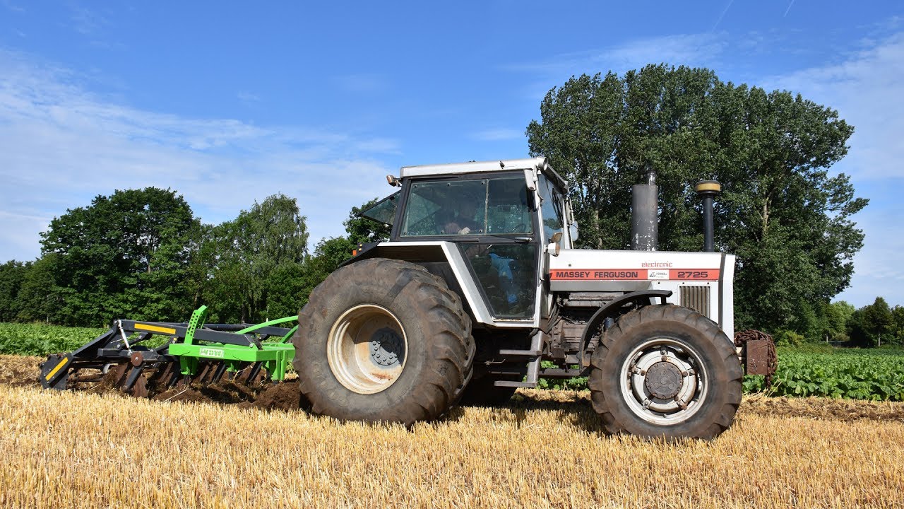 Massey Ferguson 2725 Electronic & VDW cultivator - YouTube