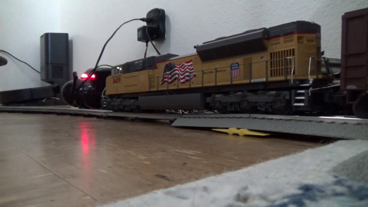 MTH UP SD70ACe with Long Train! - YouTube