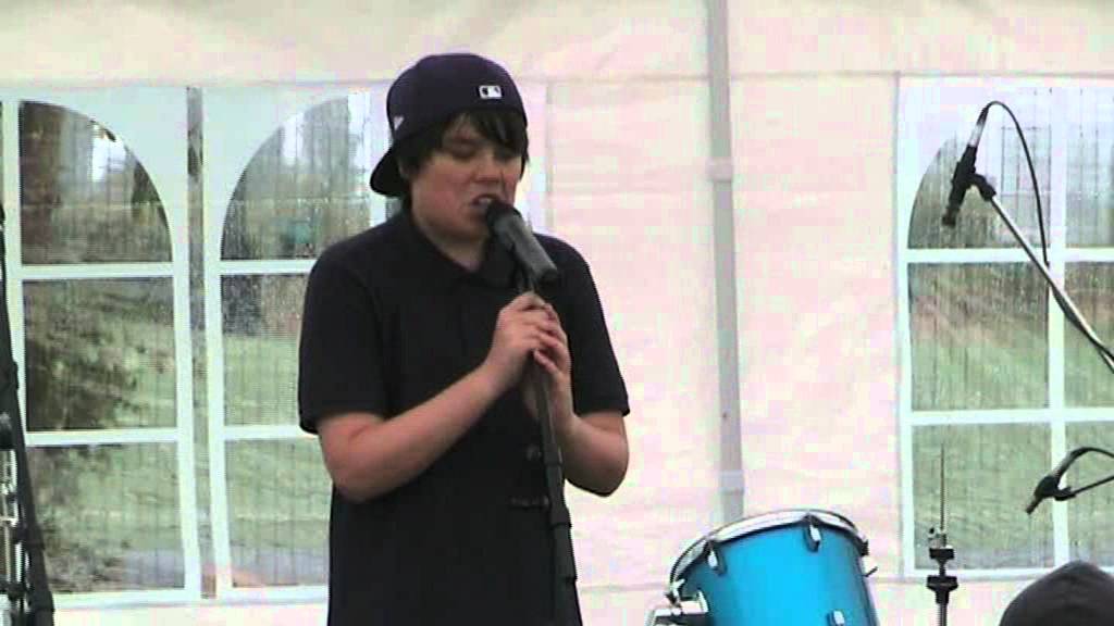 LUKE LUCAS (X FACTOR 2011) HALLELUJAH - YouTube
