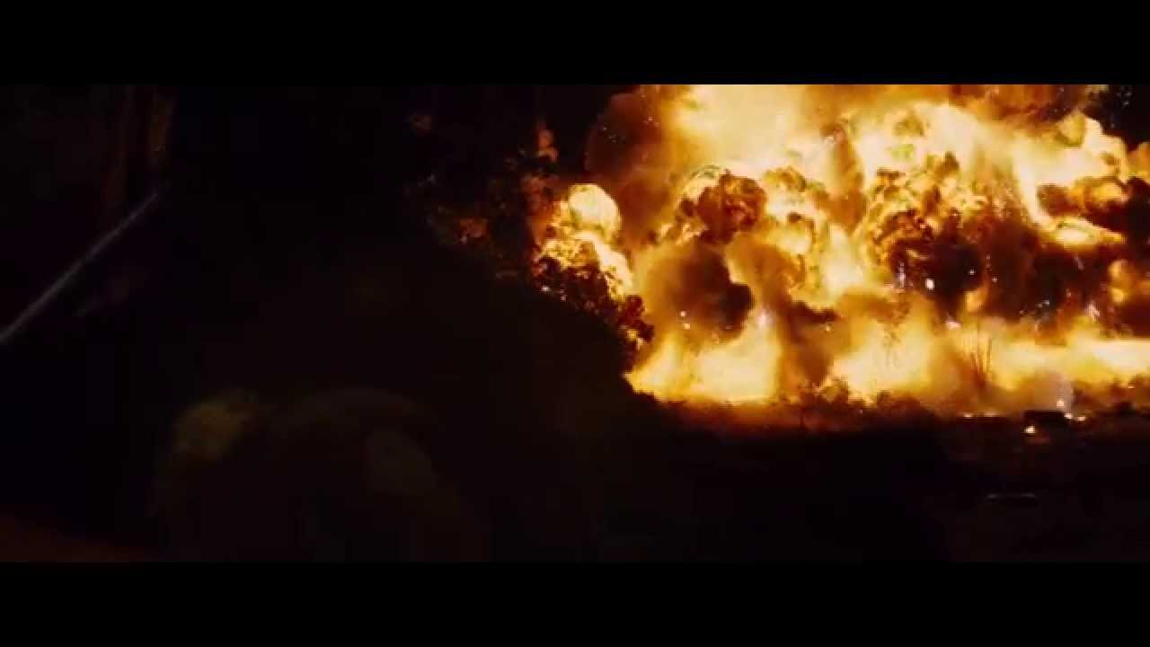 Stealth 2005 U.D.I Save the Day Scene - YouTube