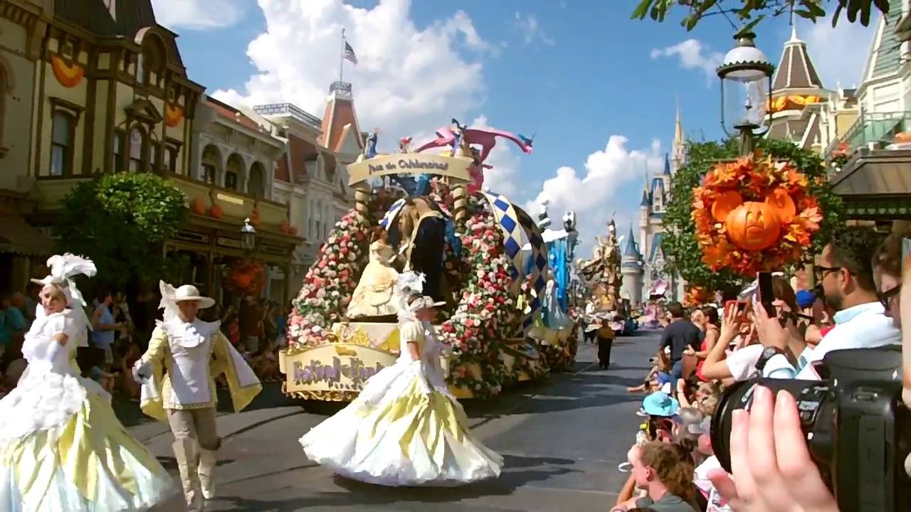 Disney Parade - YouTube