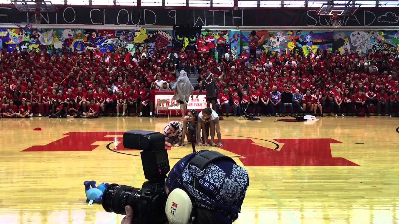 RVRHS Red and White Night 2015 White Team Skit - YouTube