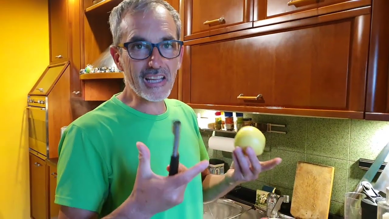 Come togliere il torsolo della mela perfettamente - YouTube