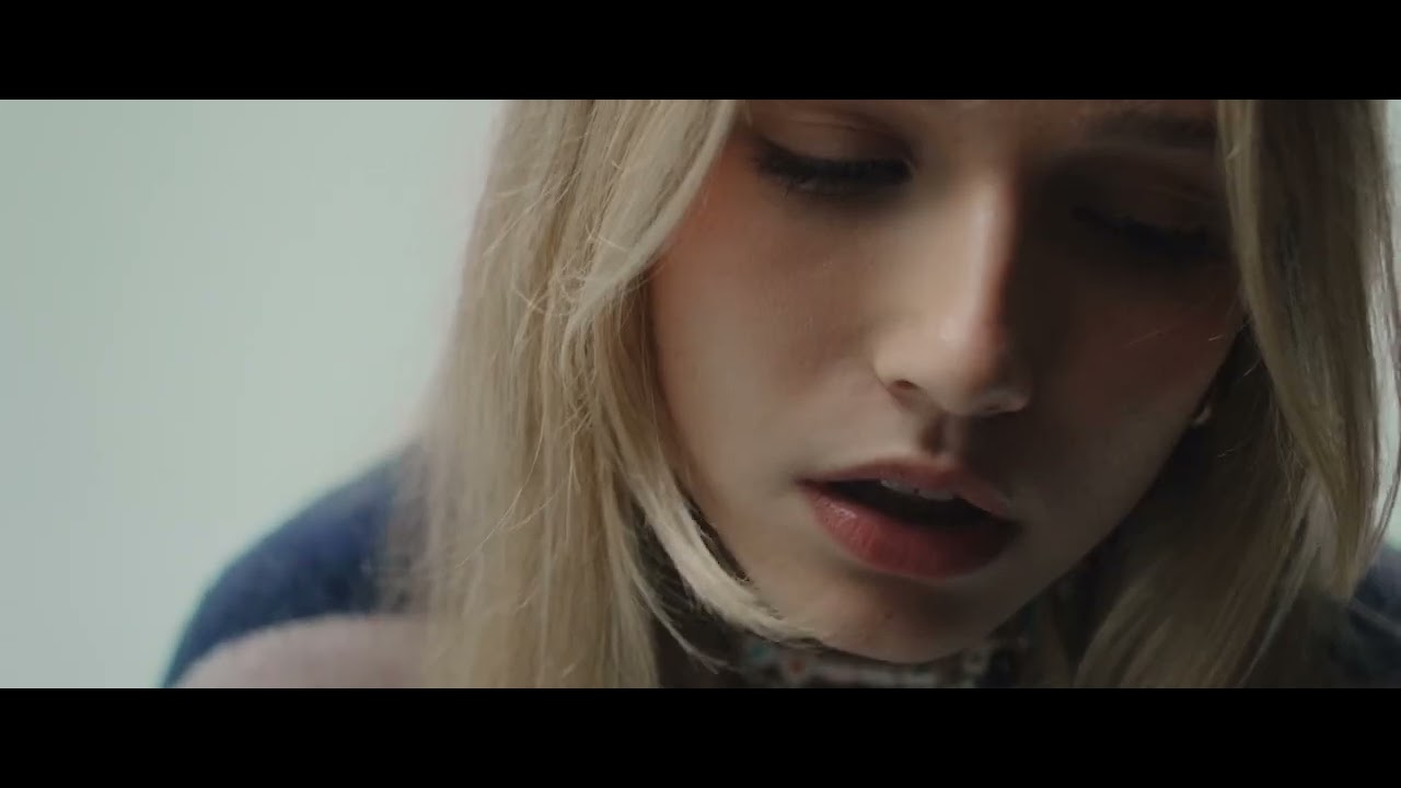 Diva Smith - Put Back Together A Friend (Official Music Video) - YouTube