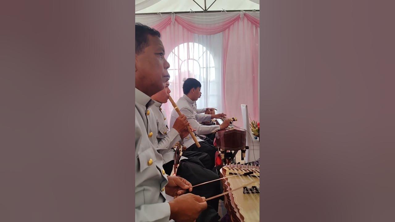 ក្លិនផ្កាម្លិះ ច្រៀងដោយលោកគ្រូ សំ សុវណ្ណ ក្នុងពេលកំដររោងការ Klen PhkaMles Sang by Teacher Sam ...