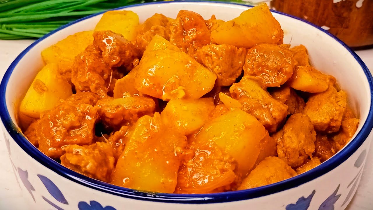 Spicy Aloo Soyabean Recipe | Special Soyabean Curry For Guests | Veg ...