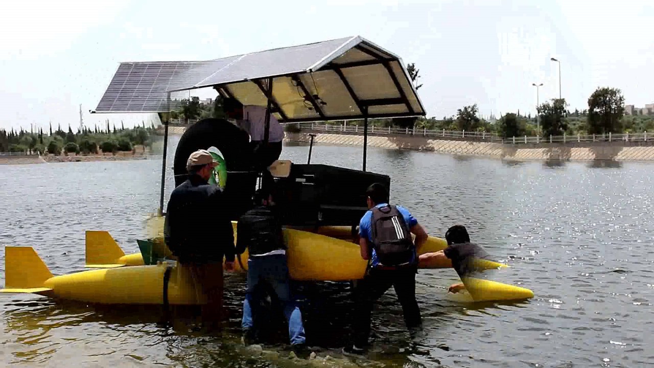 Solar Boat Using Water Piston Engine Propulsion - YouTube