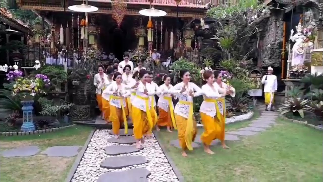 Tari Rejang Renteng di Puri Langon Ubud, #ubudinsider - YouTube