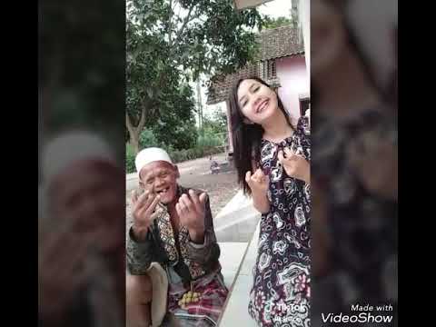 Cewek super cantik goyang tik tok hot banget