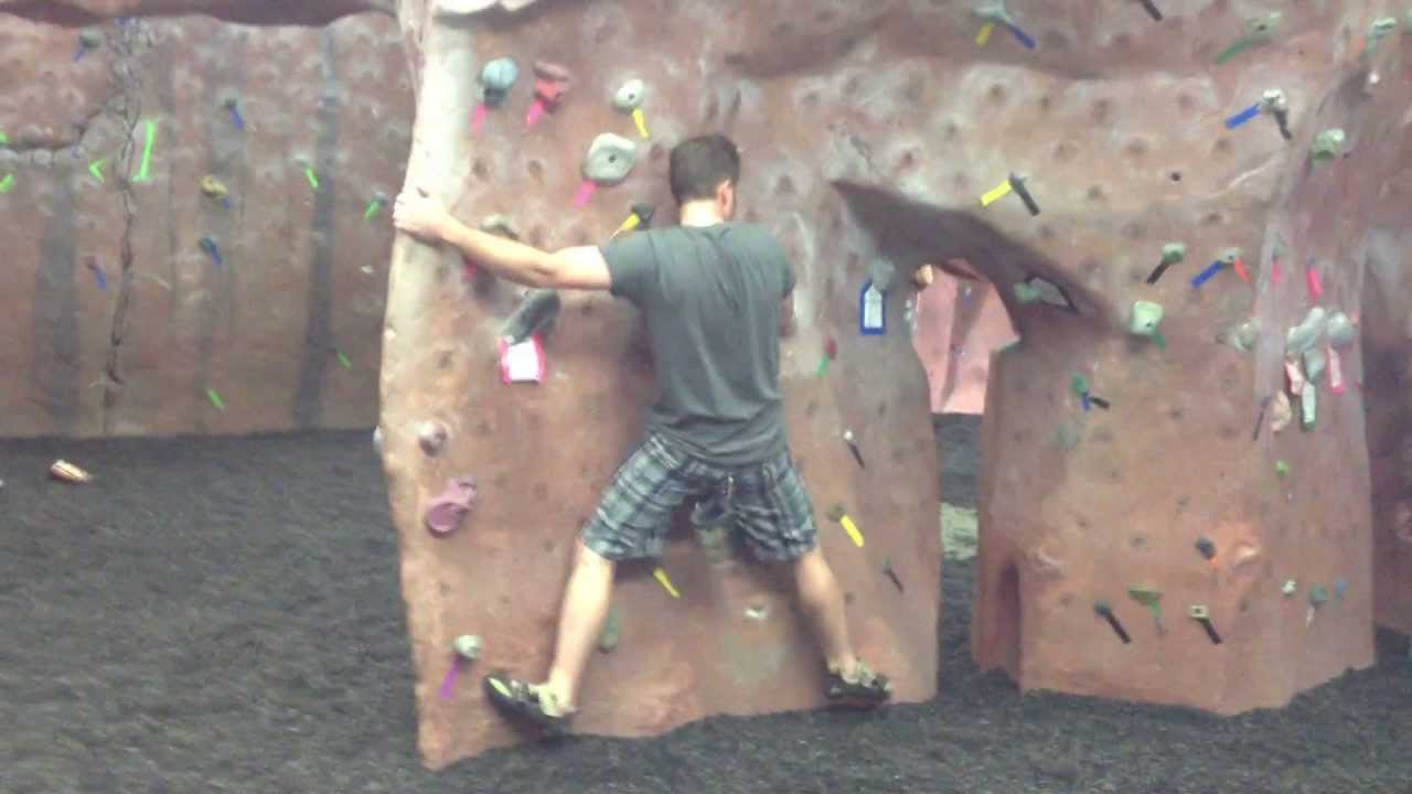 IMG 4056 - Granite Arch Climbing boulder room - natural traverse "make ...