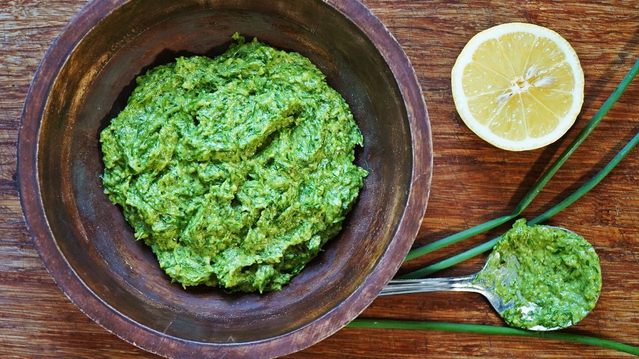 Simple Tasty Chive Pesto #InSeason - YouTube