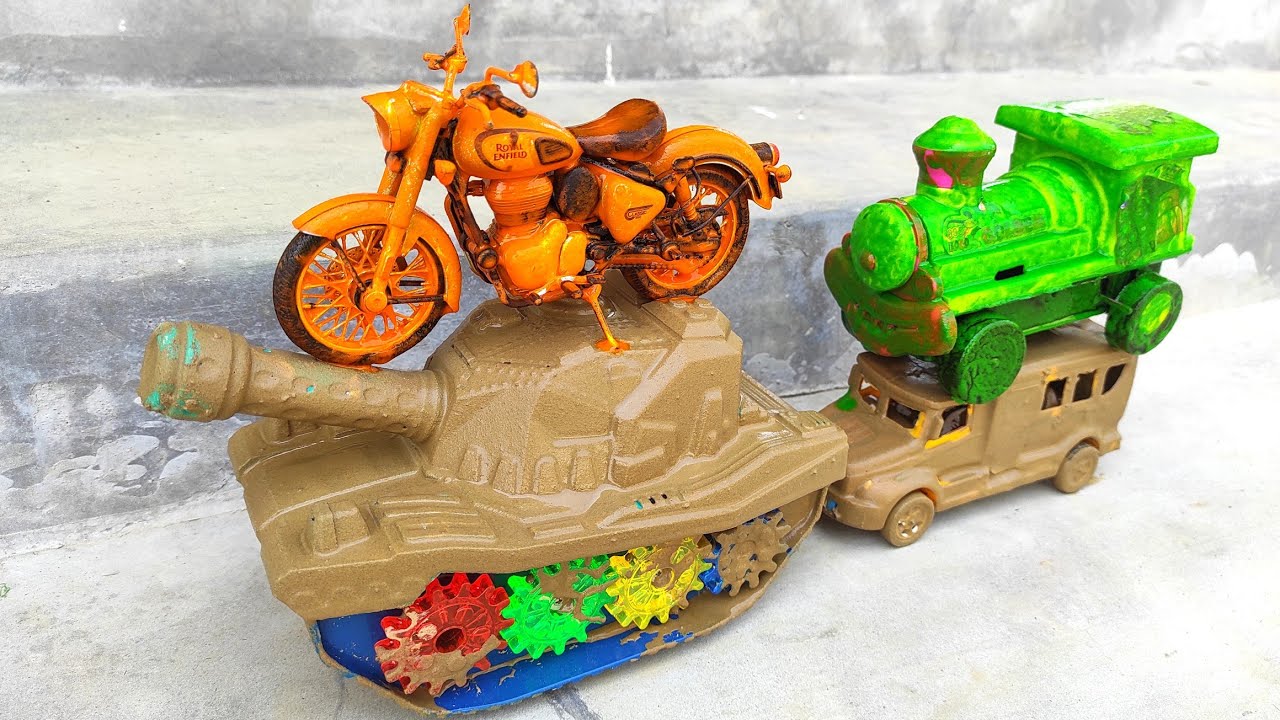 Muddy Auto Rickshaw And Tractor Help Jcb And Water Jump Muddy Cleaning ...