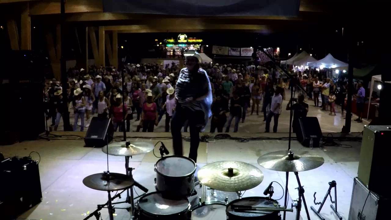 CHUCK & COWBOY COUNTRY LINE DANCE - YouTube