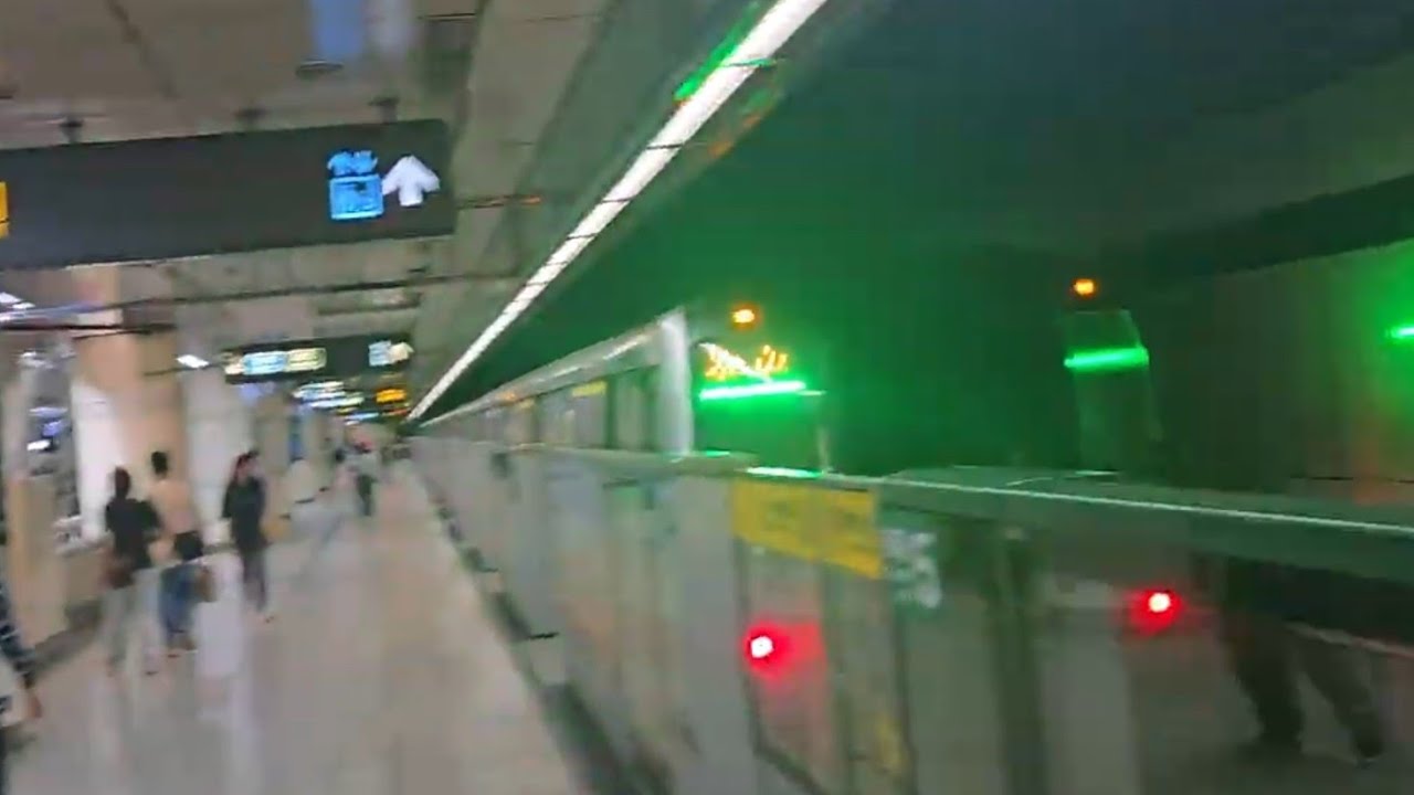 331次開往松山的C381型540+539編組高運量系統鋼輪鋼軌式捷運列車，和212次開往南港展覽館的C321型108+107編組高運量系統鋼輪鋼軌式捷運列車 - YouTube