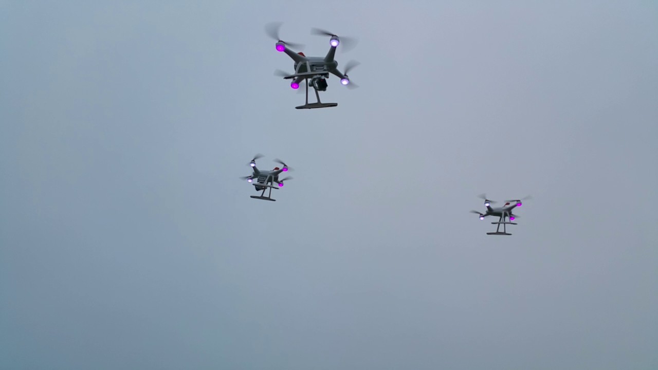 (2017)AMAZING 3 BLADE CHROMA 4K DRONES FLYING AT THE SAME TIME - YouTube