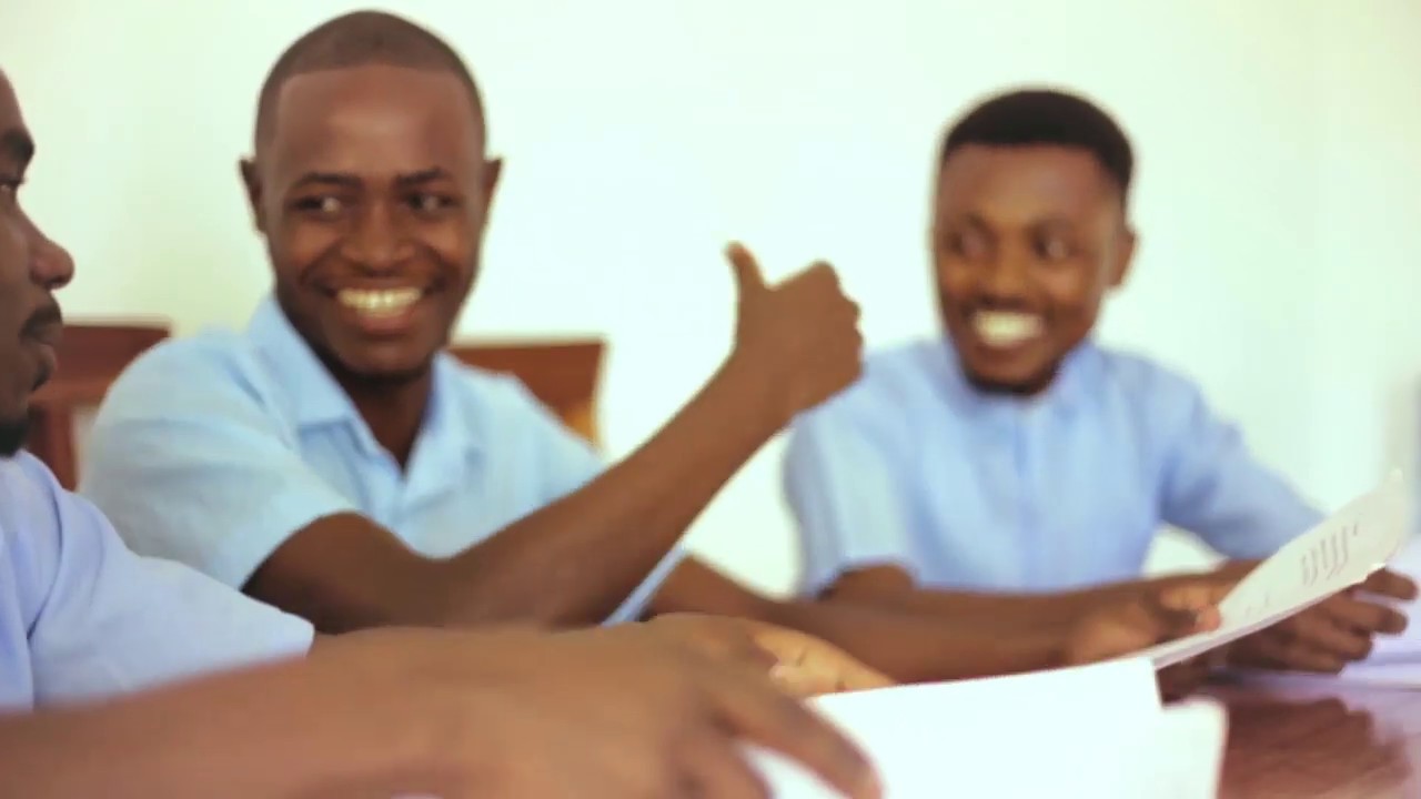 WHAT'S UP FUNNY FILM/Mbega umwalimu wo mu ishami ry'ubworozi weeee ...