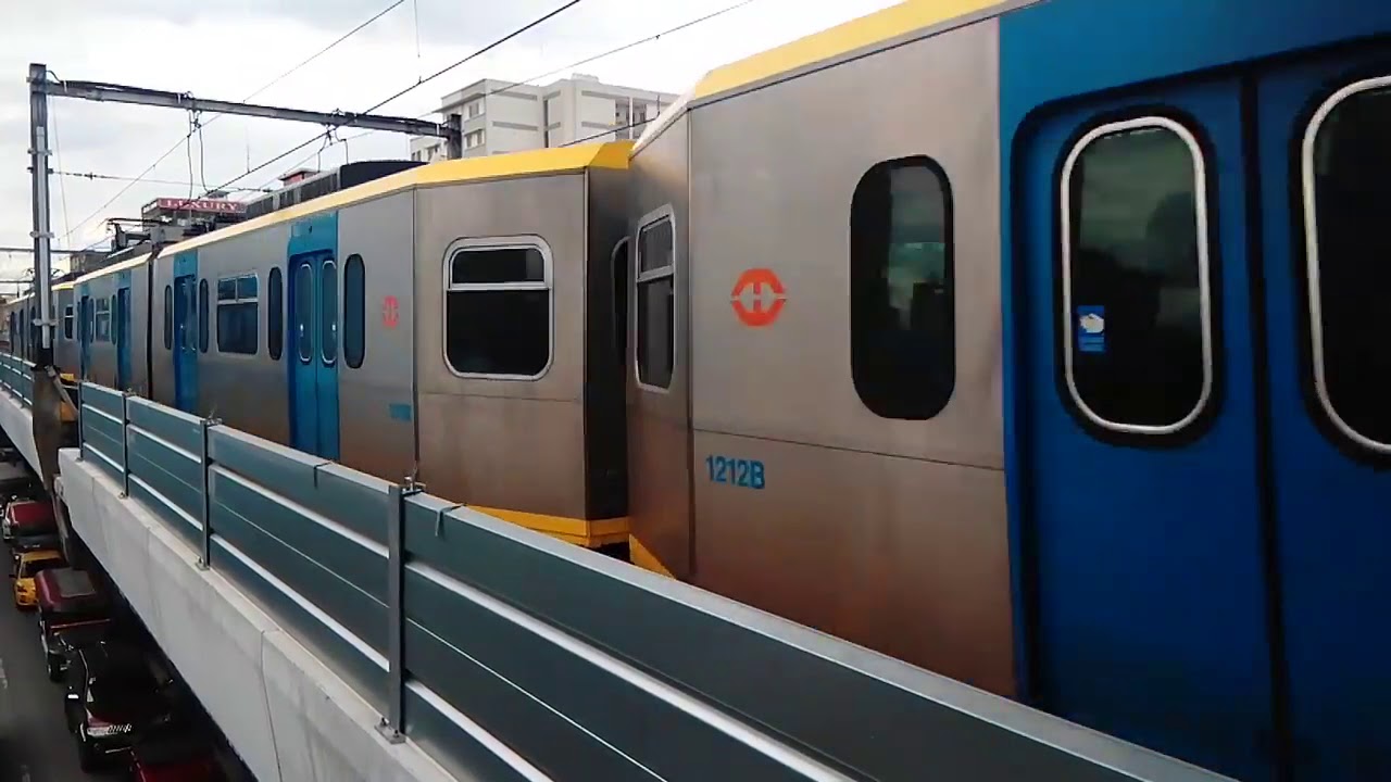 Southbound LRT Third Generation 3-Car Train Set Formation Approaching ...