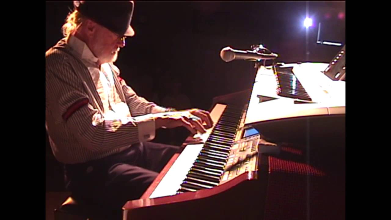 Tommy Johnson worlds fastest piano player - YouTube